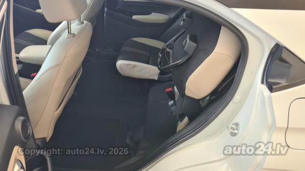 White Honda HR-V 2023 in Tartu, with an engine capacity of 1.50 L and mileage of 99 thousand km for 24900 €, photo 8 on AUTOMOTO.COM.LV