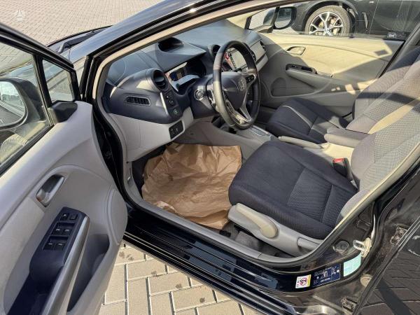 Melns Honda Insight 2009 Telšiai, ar dzinēja tilpumu 1.40 L un nobraukumu 251 tūkst. km par 4300 €, foto 11 vietnē AUTOMOTO.COM.LV