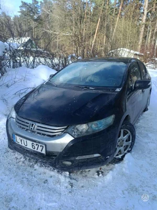 Melns Honda Insight 2009 Viļņa, ar dzinēja tilpumu 1.34 L un nobraukumu 265 tūkst. km par 1500 €, foto 2 vietnē AUTOMOTO.COM.LV