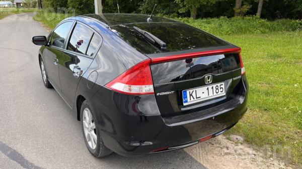 Melns Honda Insight 2010 Rīga, ar dzinēja tilpumu 1.30 L un nobraukumu 153 tūkst. km par 2850 €, foto 6 vietnē AUTOMOTO.COM.LV
