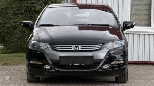 Black Honda Insight 2010 in Ukmerge, with an engine capacity of 1.34 L and mileage of 215 thousand km for 3750 €, photo 8 on AUTOMOTO.COM.LV