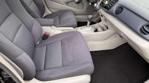 Black Honda Insight 2010 in Ukmerge, with an engine capacity of 1.34 L and mileage of 215 thousand km for 3750 €, photo 14 on AUTOMOTO.COM.LV