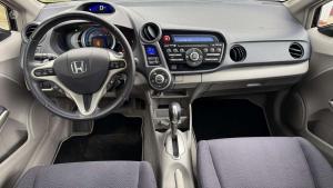 Black Honda Insight 2010 in Ukmerge, with an engine capacity of 1.34 L and mileage of 215 thousand km for 3750 €, photo 16 on AUTOMOTO.COM.LV