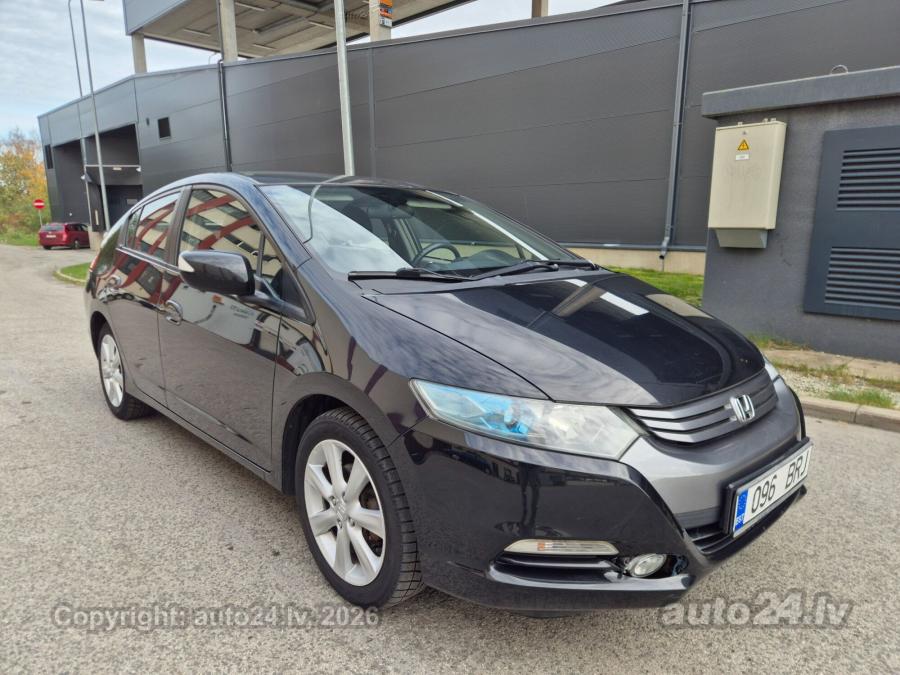 Black Honda Insight 2010 in Tallinn, with an engine capacity of 1.30 L and mileage of 290 thousand km for 3999 €, photo 1 on AUTOMOTO.COM.LV