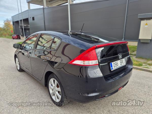 Melns Honda Insight 2010 Tallina, ar dzinēja tilpumu 1.30 L un nobraukumu 290 tūkst. km par 3999 €, foto 5 vietnē AUTOMOTO.COM.LV