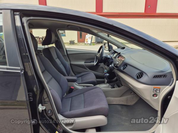 Melns Honda Insight 2010 Tallina, ar dzinēja tilpumu 1.30 L un nobraukumu 290 tūkst. km par 3999 €, foto 8 vietnē AUTOMOTO.COM.LV