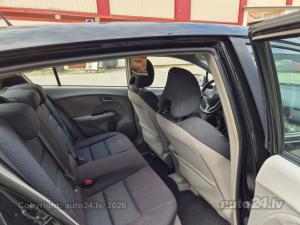 Black Honda Insight 2010 in Tallinn, with an engine capacity of 1.30 L and mileage of 290 thousand km for 3999 €, photo 13 on AUTOMOTO.COM.LV