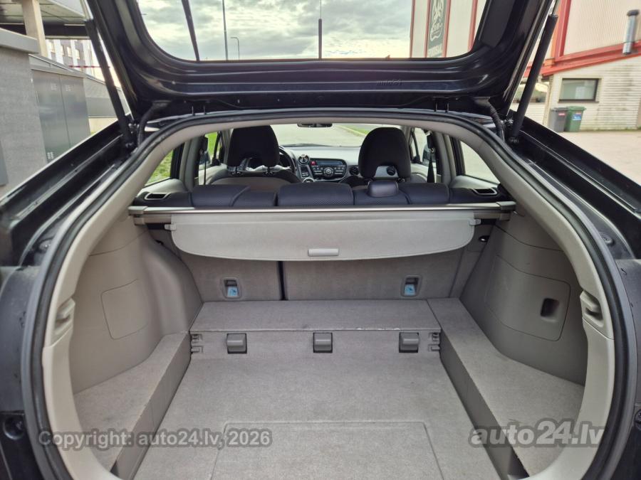 Black Honda Insight 2010 in Tallinn, with an engine capacity of 1.30 L and mileage of 290 thousand km for 3999 €, photo 14 on AUTOMOTO.COM.LV