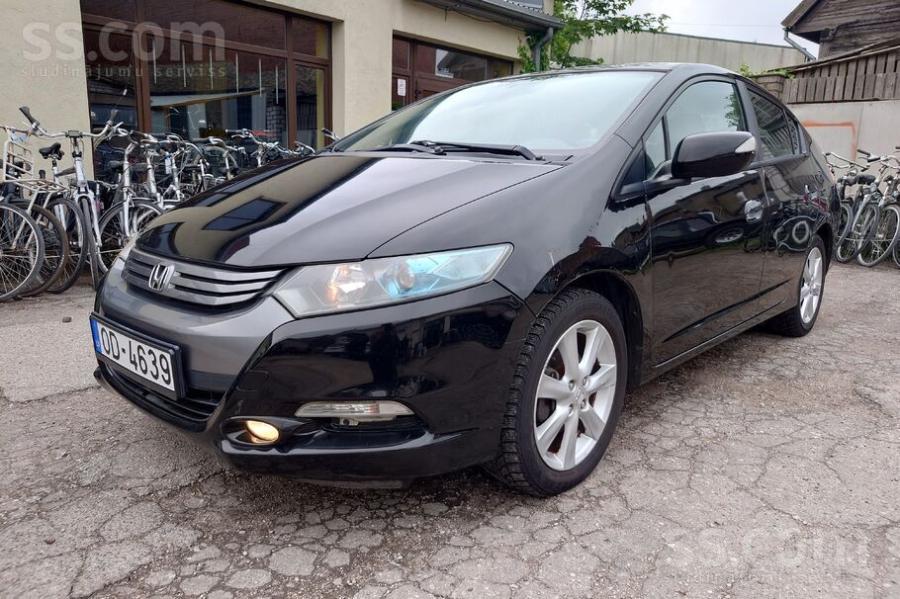 Melns Honda Insight 2011 Liepāja, ar dzinēja tilpumu 1.30 L un nobraukumu 414 tūkst. km par 2999 €, foto 1 vietnē AUTOMOTO.COM.LV