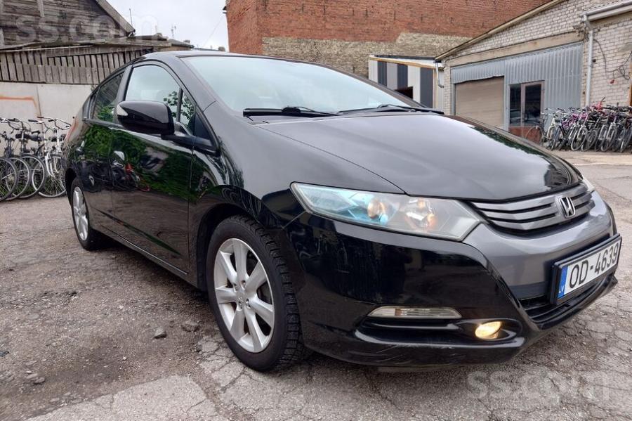 Melns Honda Insight 2011 Liepāja, ar dzinēja tilpumu 1.30 L un nobraukumu 414 tūkst. km par 2999 €, foto 3 vietnē AUTOMOTO.COM.LV