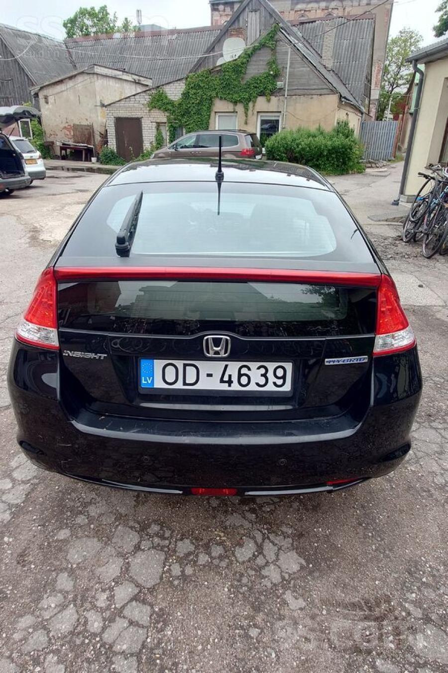 Melns Honda Insight 2011 Liepāja, ar dzinēja tilpumu 1.30 L un nobraukumu 414 tūkst. km par 2999 €, foto 6 vietnē AUTOMOTO.COM.LV