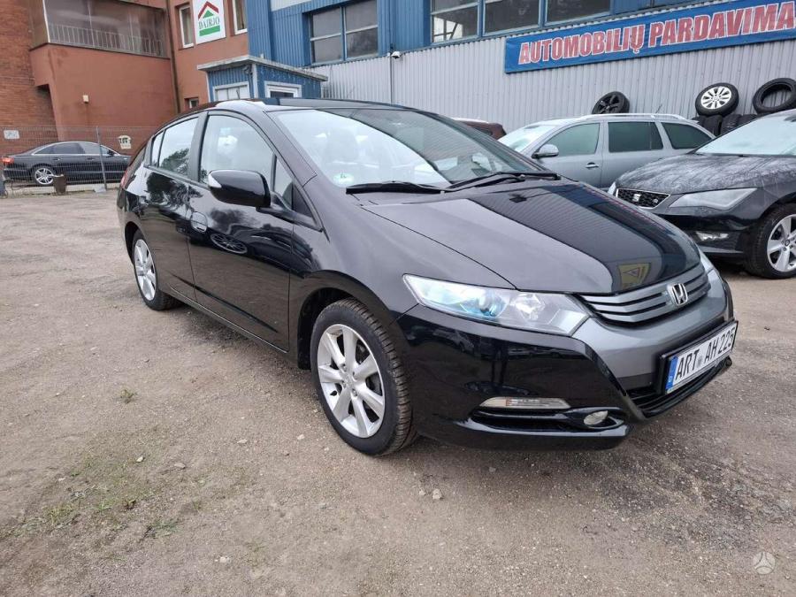Black Honda Insight 2011 in Radviliskis, with an engine capacity of 1.34 L and mileage of 212 thousand km for 4650 €, photo 2 on AUTOMOTO.COM.LV
