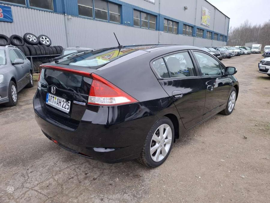 Black Honda Insight 2011 in Radviliskis, with an engine capacity of 1.34 L and mileage of 212 thousand km for 4650 €, photo 3 on AUTOMOTO.COM.LV