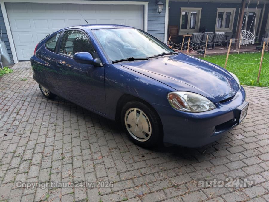 Zils Honda Insight 2001 Tallina, ar dzinēja tilpumu 1.00 L un nobraukumu 145 tūkst. km par 4500 €, foto 13 vietnē AUTOMOTO.COM.LV