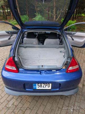 Zils Honda Insight 2001 Tallina, ar dzinēja tilpumu 1.00 L un nobraukumu 145 tūkst. km par 4500 €, foto 16 vietnē AUTOMOTO.COM.LV