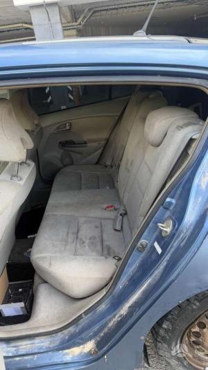Zils Honda Insight 2009 Viļņa, ar dzinēja tilpumu 1.30 L un nobraukumu 290 tūkst. km par 1000 €, foto 14 vietnē AUTOMOTO.COM.LV