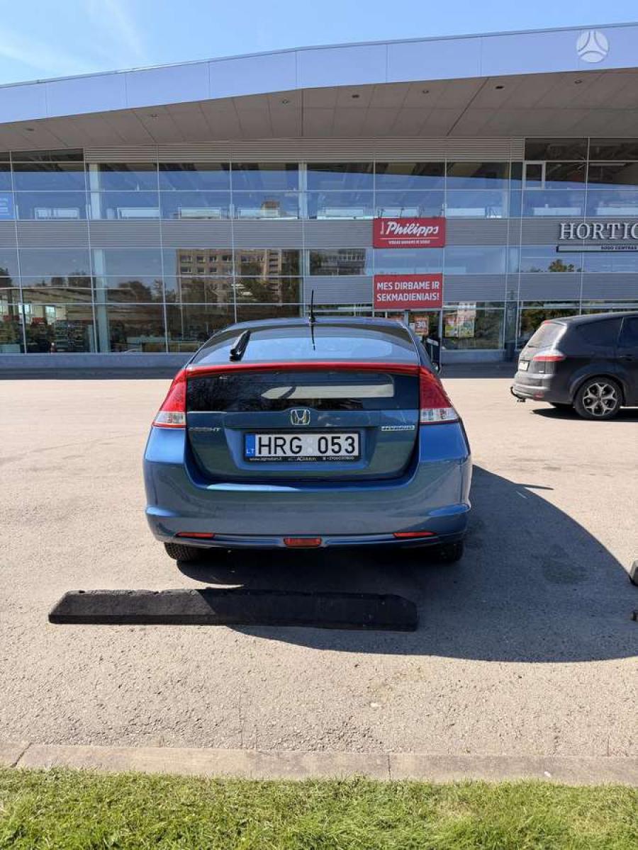 Zils Honda Insight 2010 Viļņa, ar dzinēja tilpumu 1.34 L un nobraukumu 269 tūkst. km par 3200 €, foto 6 vietnē AUTOMOTO.COM.LV