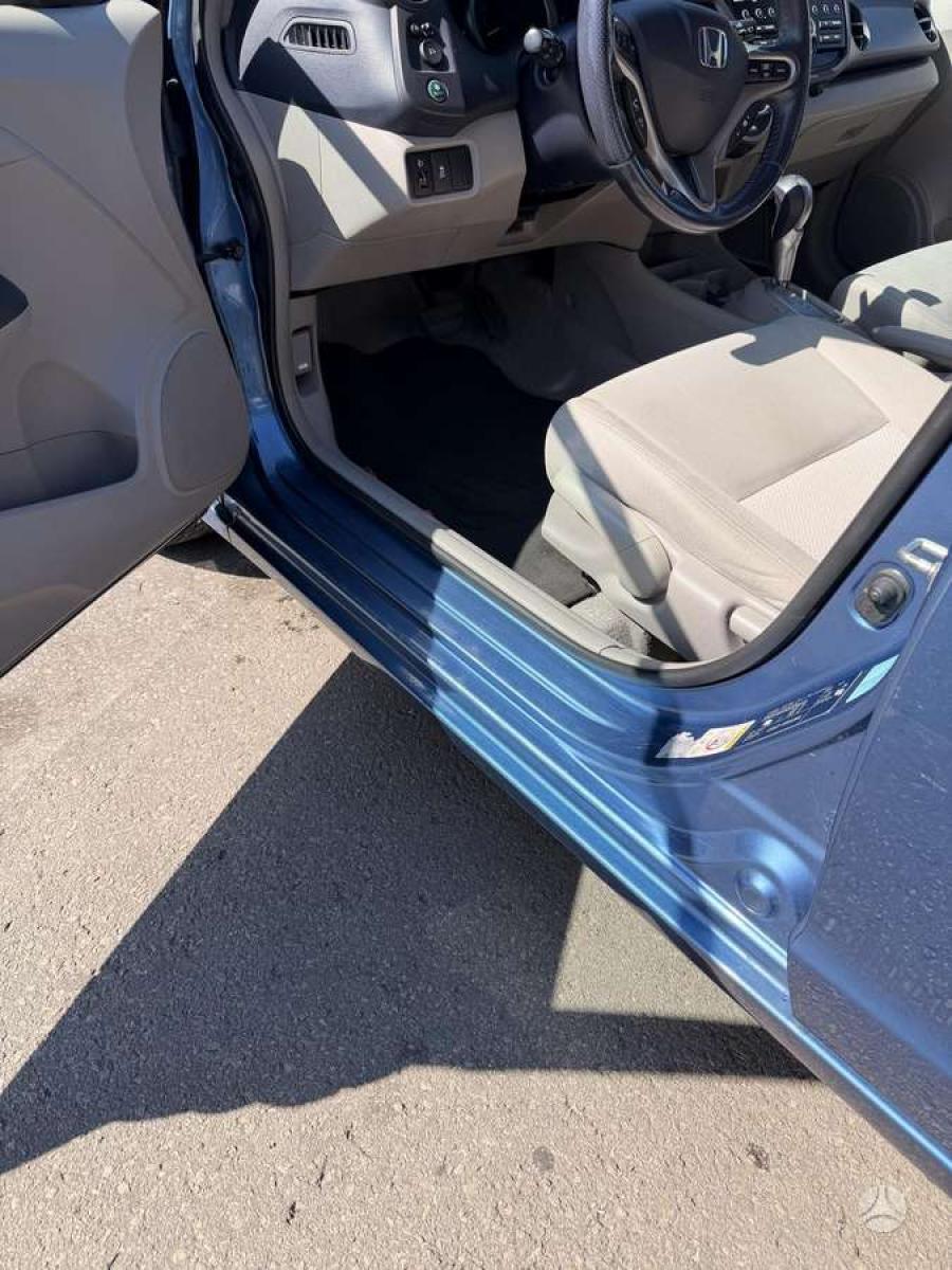Zils Honda Insight 2010 Viļņa, ar dzinēja tilpumu 1.34 L un nobraukumu 269 tūkst. km par 3200 €, foto 15 vietnē AUTOMOTO.COM.LV