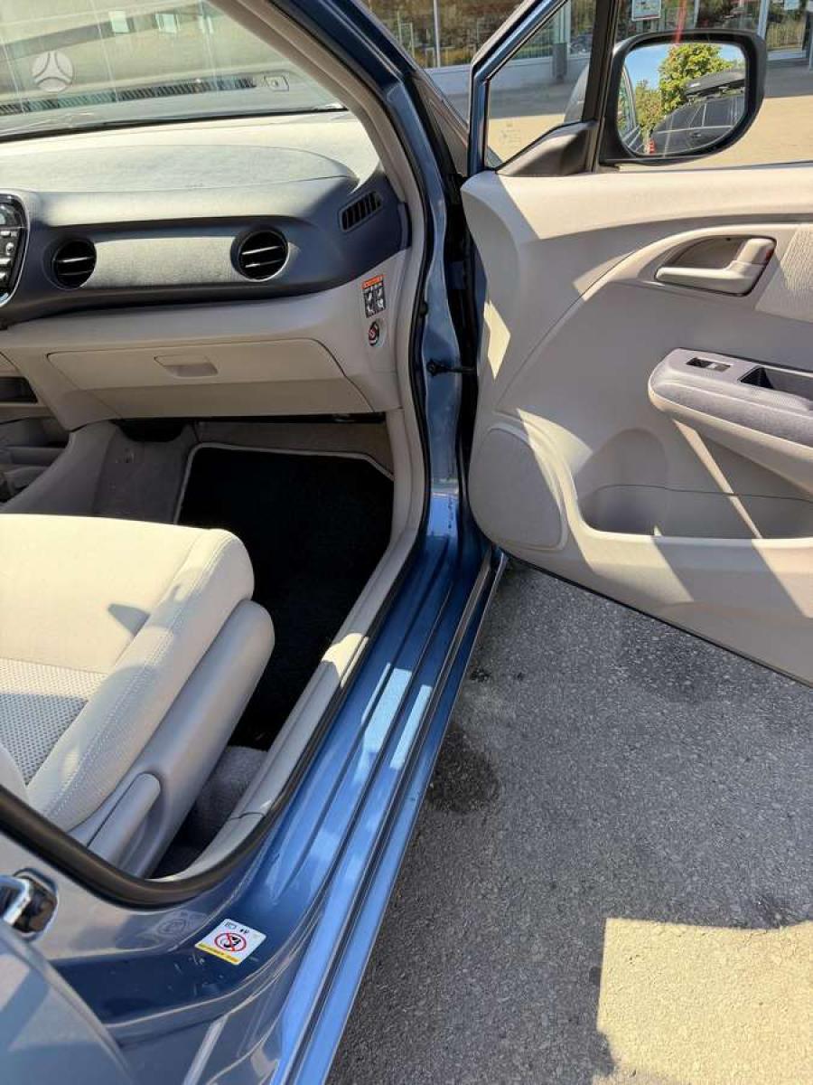 Zils Honda Insight 2010 Viļņa, ar dzinēja tilpumu 1.34 L un nobraukumu 269 tūkst. km par 3200 €, foto 19 vietnē AUTOMOTO.COM.LV