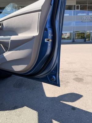 Zils Honda Insight 2010 Viļņa, ar dzinēja tilpumu 1.34 L un nobraukumu 269 tūkst. km par 3200 €, foto 20 vietnē AUTOMOTO.COM.LV