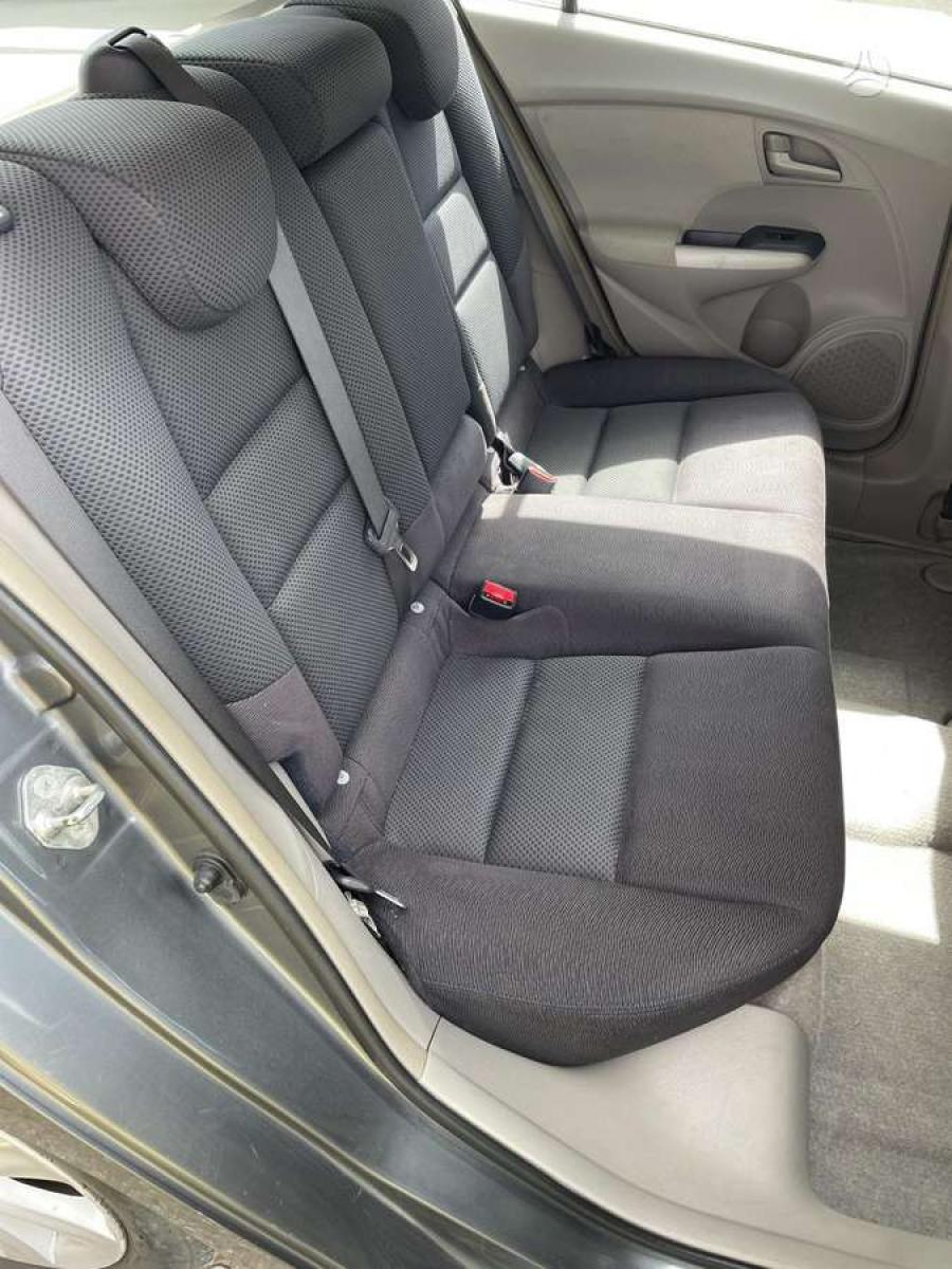 Brown Honda Insight 2010 in Vilnius, with an engine capacity of 1.34 L and mileage of 279 thousand km for 3750 €, photo 11 on AUTOMOTO.COM.LV