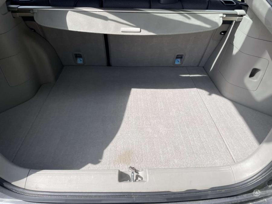 Brown Honda Insight 2010 in Vilnius, with an engine capacity of 1.34 L and mileage of 279 thousand km for 3750 €, photo 17 on AUTOMOTO.COM.LV