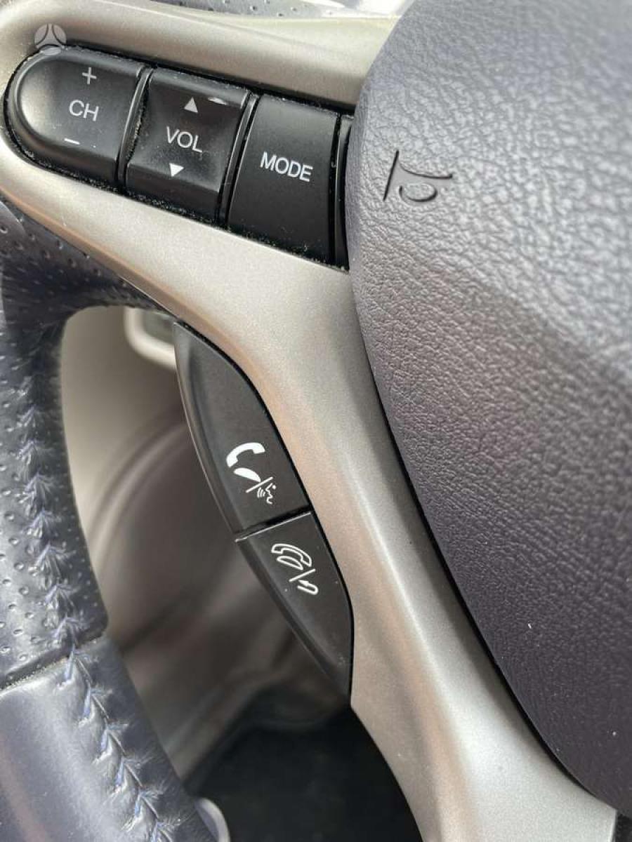 Brown Honda Insight 2010 in Vilnius, with an engine capacity of 1.34 L and mileage of 279 thousand km for 3650 €, photo 14 on AUTOMOTO.COM.LV
