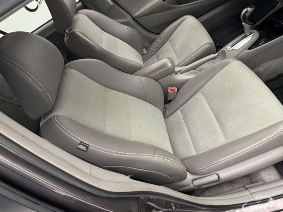 Brown Honda Insight 2012 in Vilnius, with an engine capacity of 1.34 L and mileage of 203 thousand km for 5000 €, photo 7 on AUTOMOTO.COM.LV