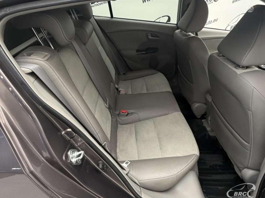Brown Honda Insight 2012 in Vilnius, with an engine capacity of 1.34 L and mileage of 203 thousand km for 5000 €, photo 12 on AUTOMOTO.COM.LV