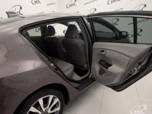 Brown Honda Insight 2012 in Vilnius, with an engine capacity of 1.34 L and mileage of 203 thousand km for 5000 €, photo 14 on AUTOMOTO.COM.LV