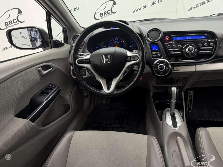 Brown Honda Insight 2012 in Vilnius, with an engine capacity of 1.34 L and mileage of 203 thousand km for 5000 €, photo 15 on AUTOMOTO.COM.LV