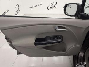 Brown Honda Insight 2012 in Vilnius, with an engine capacity of 1.34 L and mileage of 203 thousand km for 5000 €, photo 20 on AUTOMOTO.COM.LV