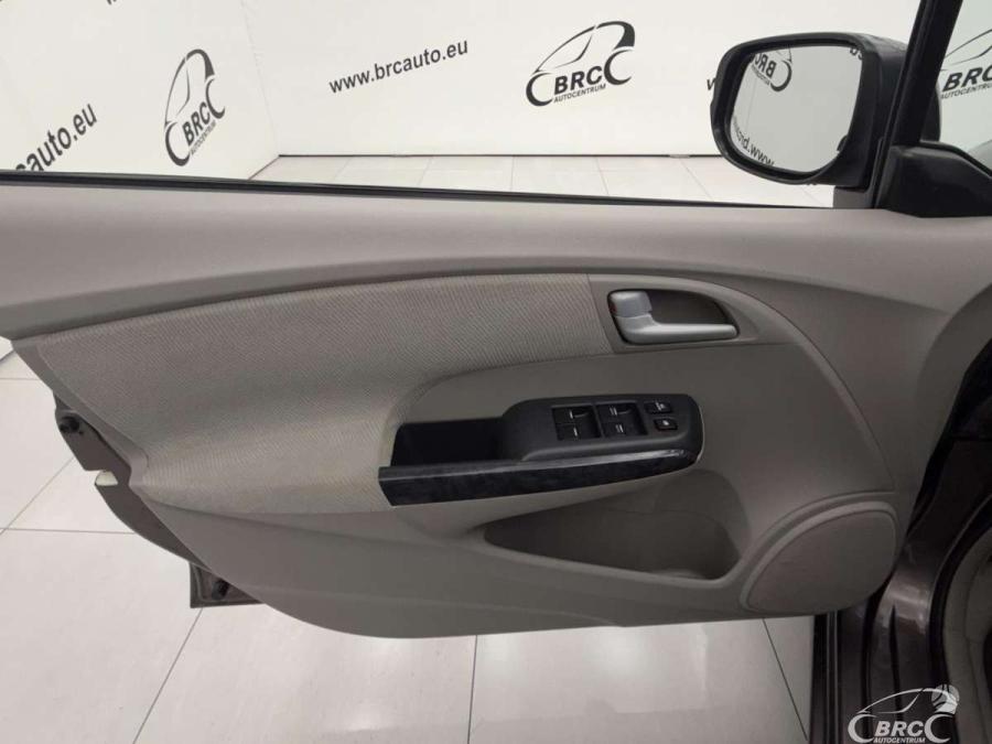 Brown Honda Insight 2012 in Vilnius, with an engine capacity of 1.34 L and mileage of 203 thousand km for 5000 €, photo 20 on AUTOMOTO.COM.LV