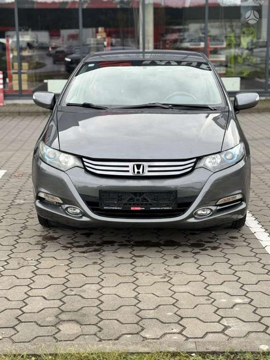 Pelēks Honda Insight 2009 Viļņa, ar dzinēja tilpumu 1.34 L un nobraukumu 242 tūkst. km par 3950 €, foto 2 vietnē AUTOMOTO.COM.LV