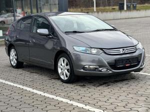 Pelēks Honda Insight 2009 Viļņa, ar dzinēja tilpumu 1.34 L un nobraukumu 242 tūkst. km par 3950 €, foto 3 vietnē AUTOMOTO.COM.LV