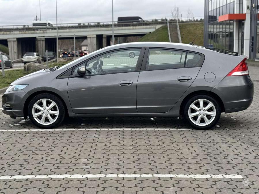 Pelēks Honda Insight 2009 Viļņa, ar dzinēja tilpumu 1.34 L un nobraukumu 242 tūkst. km par 3950 €, foto 9 vietnē AUTOMOTO.COM.LV
