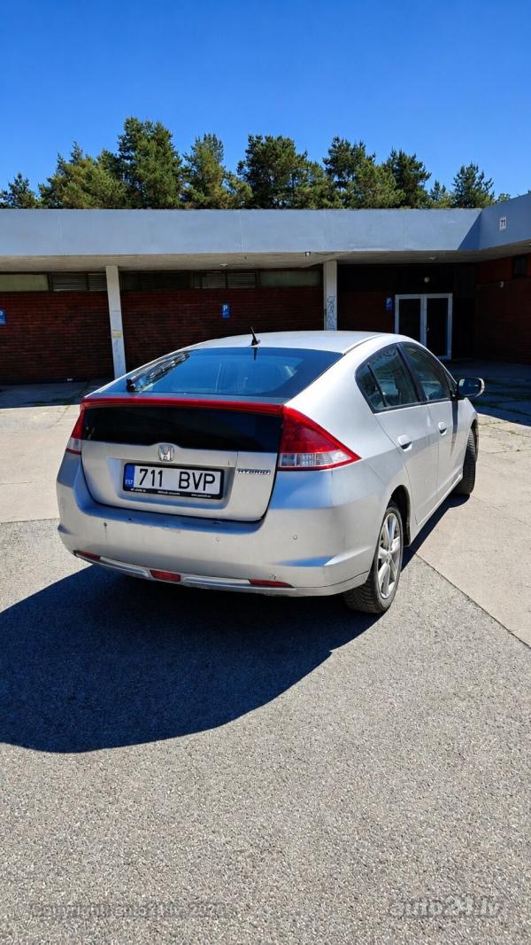 Grey Honda Insight 2009 in Maardu, with an engine capacity of 1.30 L and mileage of 296 thousand km for 2999 €, photo 2 on AUTOMOTO.COM.LV