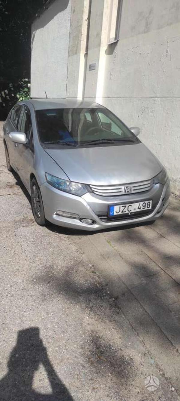 Pelēks Honda Insight 2009 Viļņa, ar dzinēja tilpumu 1.34 L un nobraukumu 270 tūkst. km par 1100 €, foto 2 vietnē AUTOMOTO.COM.LV