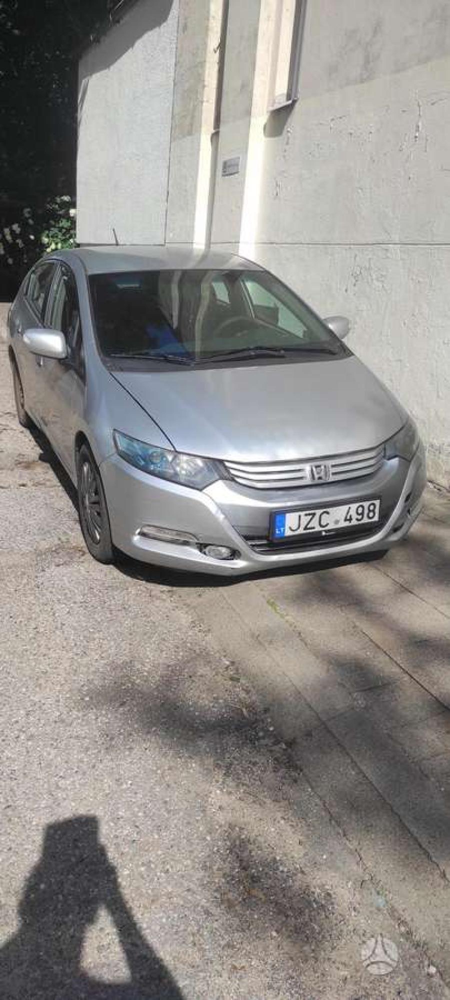 Pelēks Honda Insight 2009 Viļņa, ar dzinēja tilpumu 1.34 L un nobraukumu 270 tūkst. km par 1100 €, foto 3 vietnē AUTOMOTO.COM.LV