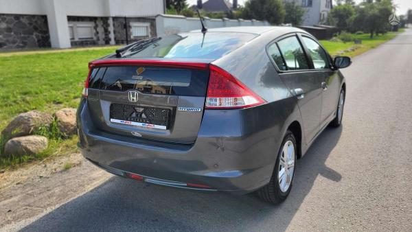 Grey Honda Insight 2009 in Siauliai, with an engine capacity of 1.34 L and mileage of 213 thousand km for 4350 €, photo 9 on AUTOMOTO.COM.LV