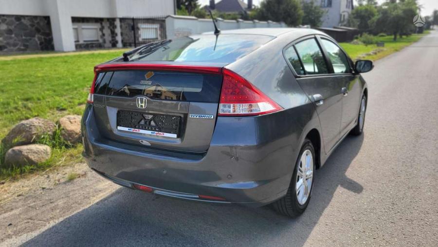 Grey Honda Insight 2009 in Siauliai, with an engine capacity of 1.34 L and mileage of 213 thousand km for 4350 €, photo 10 on AUTOMOTO.COM.LV