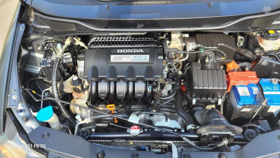 Grey Honda Insight 2009 in Siauliai, with an engine capacity of 1.34 L and mileage of 213 thousand km for 4350 €, photo 13 on AUTOMOTO.COM.LV