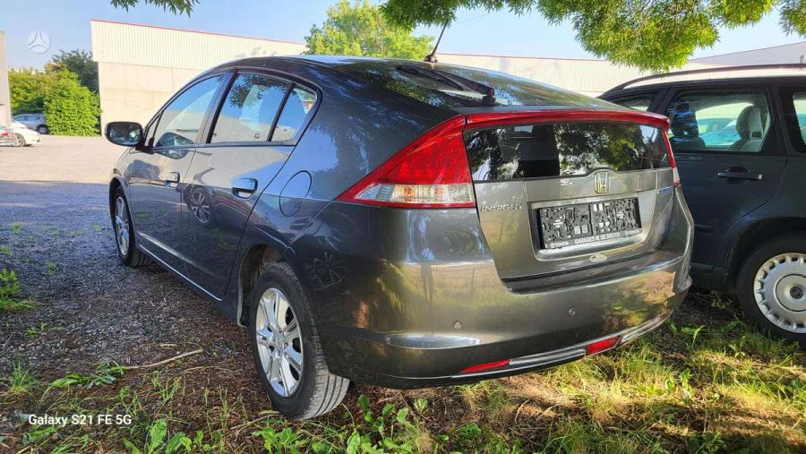 Grey Honda Insight 2009 in Siauliai, with an engine capacity of 1.34 L and mileage of 213 thousand km for 4350 €, photo 40 on AUTOMOTO.COM.LV