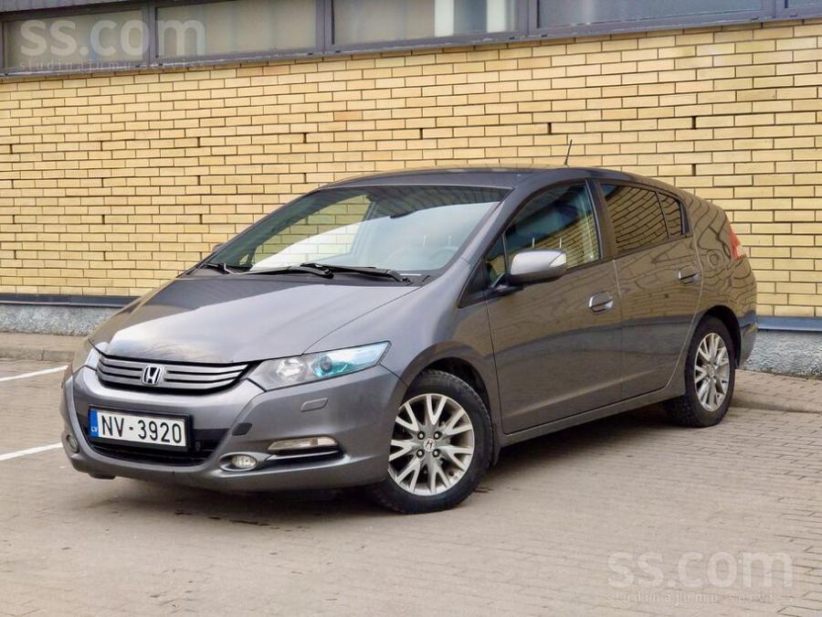 Pelēks Honda Insight 2010 Rīga, ar dzinēja tilpumu 1.40 L un nobraukumu 291 tūkst. km par 4100 €, foto 1 vietnē AUTOMOTO.COM.LV