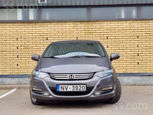 Pelēks Honda Insight 2010 Rīga, ar dzinēja tilpumu 1.40 L un nobraukumu 291 tūkst. km par 4100 €, foto 3 vietnē AUTOMOTO.COM.LV