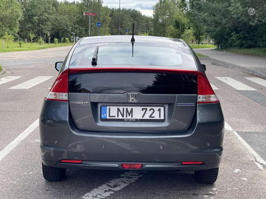 Grey Honda Insight 2010 in Vilnius, with an engine capacity of 1.34 L and mileage of 253 thousand km for 2200 €, photo 5 on AUTOMOTO.COM.LV