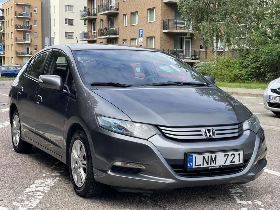 Grey Honda Insight 2010 in Vilnius, with an engine capacity of 1.34 L and mileage of 253 thousand km for 2200 €, photo 8 on AUTOMOTO.COM.LV