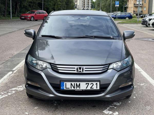 Pelēks Honda Insight 2010 Viļņa, ar dzinēja tilpumu 1.34 L un nobraukumu 253 tūkst. km par 2200 €, foto 8 vietnē AUTOMOTO.COM.LV