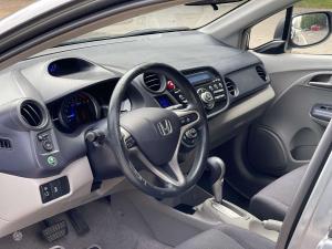 Grey Honda Insight 2010 in Vilnius, with an engine capacity of 1.34 L and mileage of 253 thousand km for 2200 €, photo 10 on AUTOMOTO.COM.LV