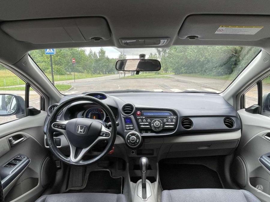 Grey Honda Insight 2010 in Vilnius, with an engine capacity of 1.34 L and mileage of 253 thousand km for 2200 €, photo 13 on AUTOMOTO.COM.LV